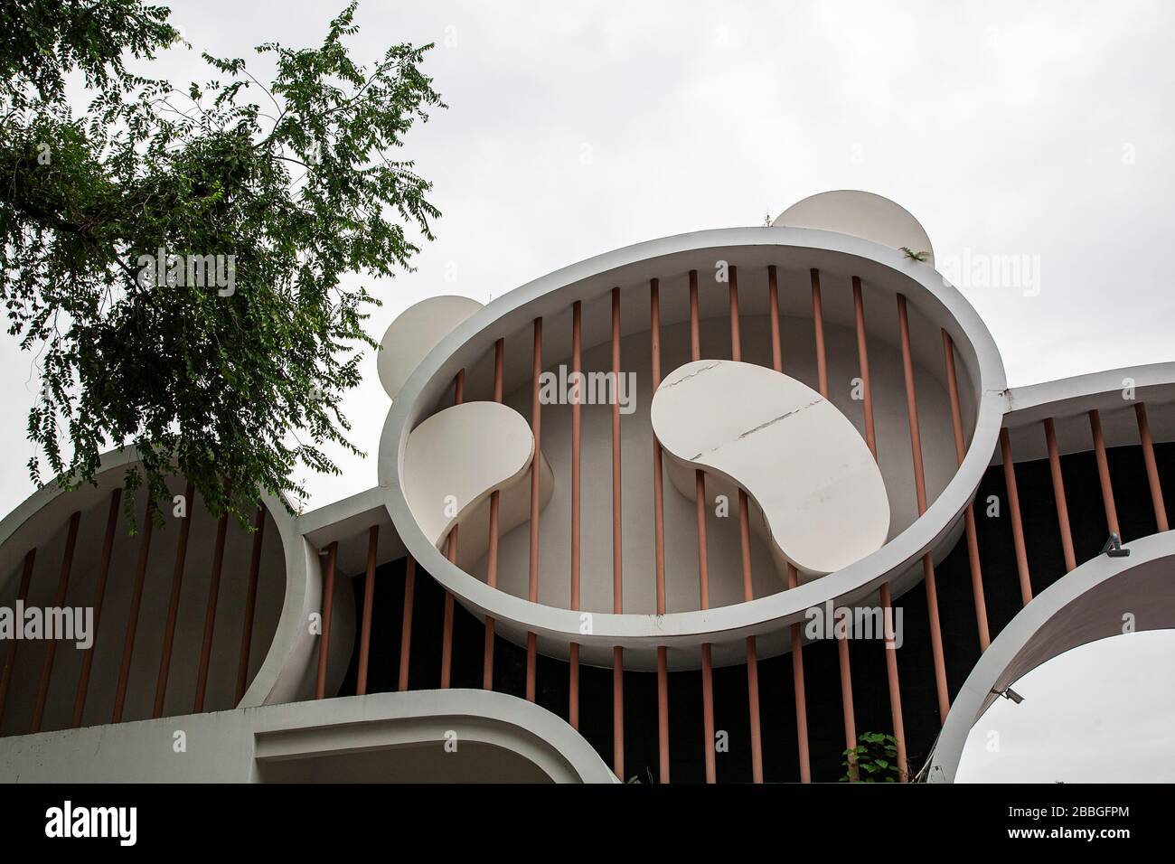 Entrance to China Cheng du Research Base of Giant Panda Breeding ...