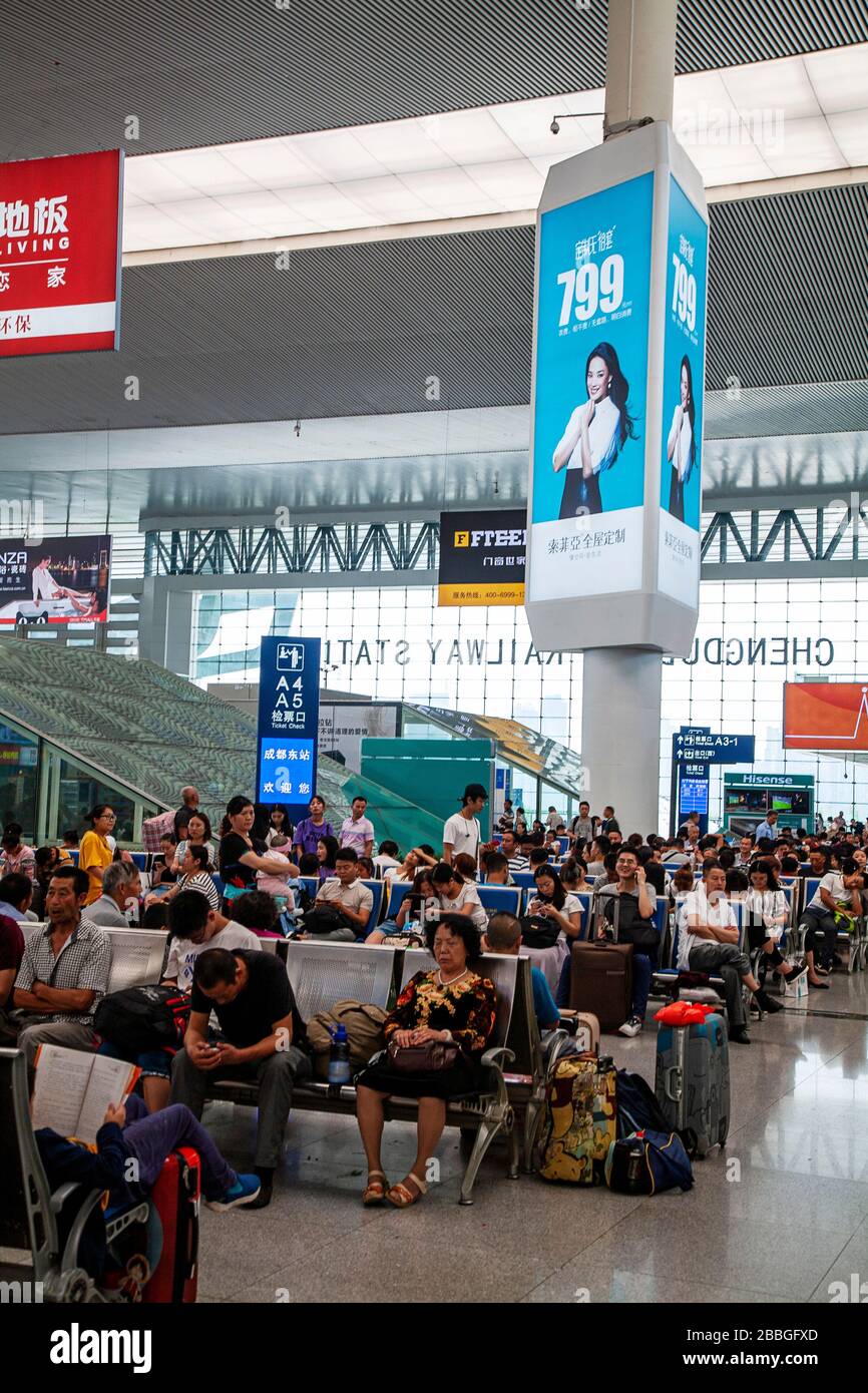 Travellers in China Cheng Du High Speed Train Station Chengdu Bullet ...