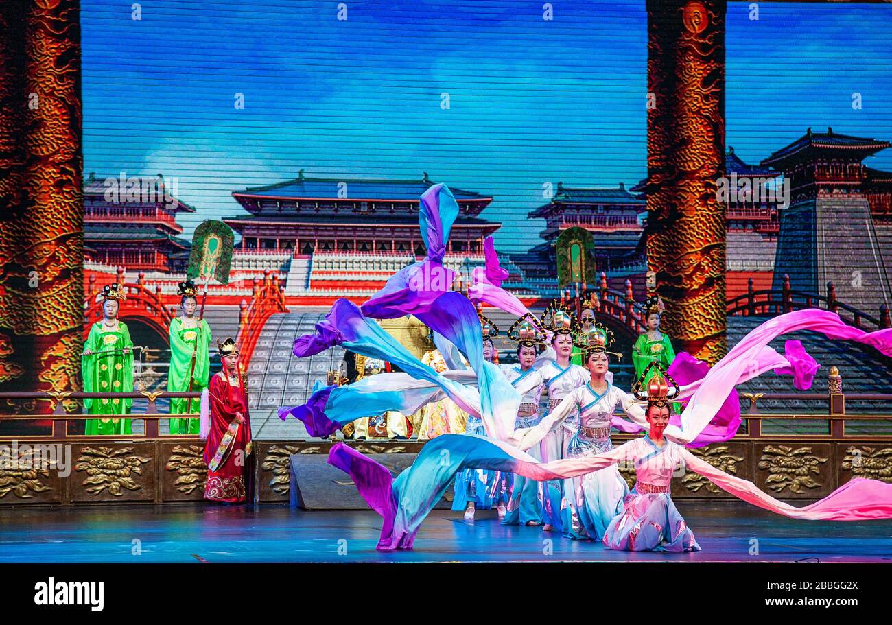 Feathered coat dance hi-res stock photography and images - Alamy