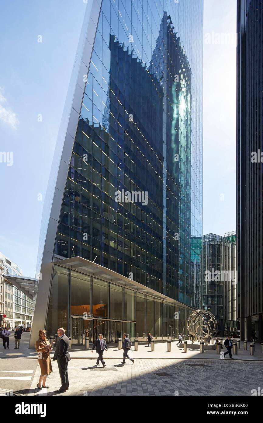 New public plaza and building's main entrance. 52 Lime Street - The ...