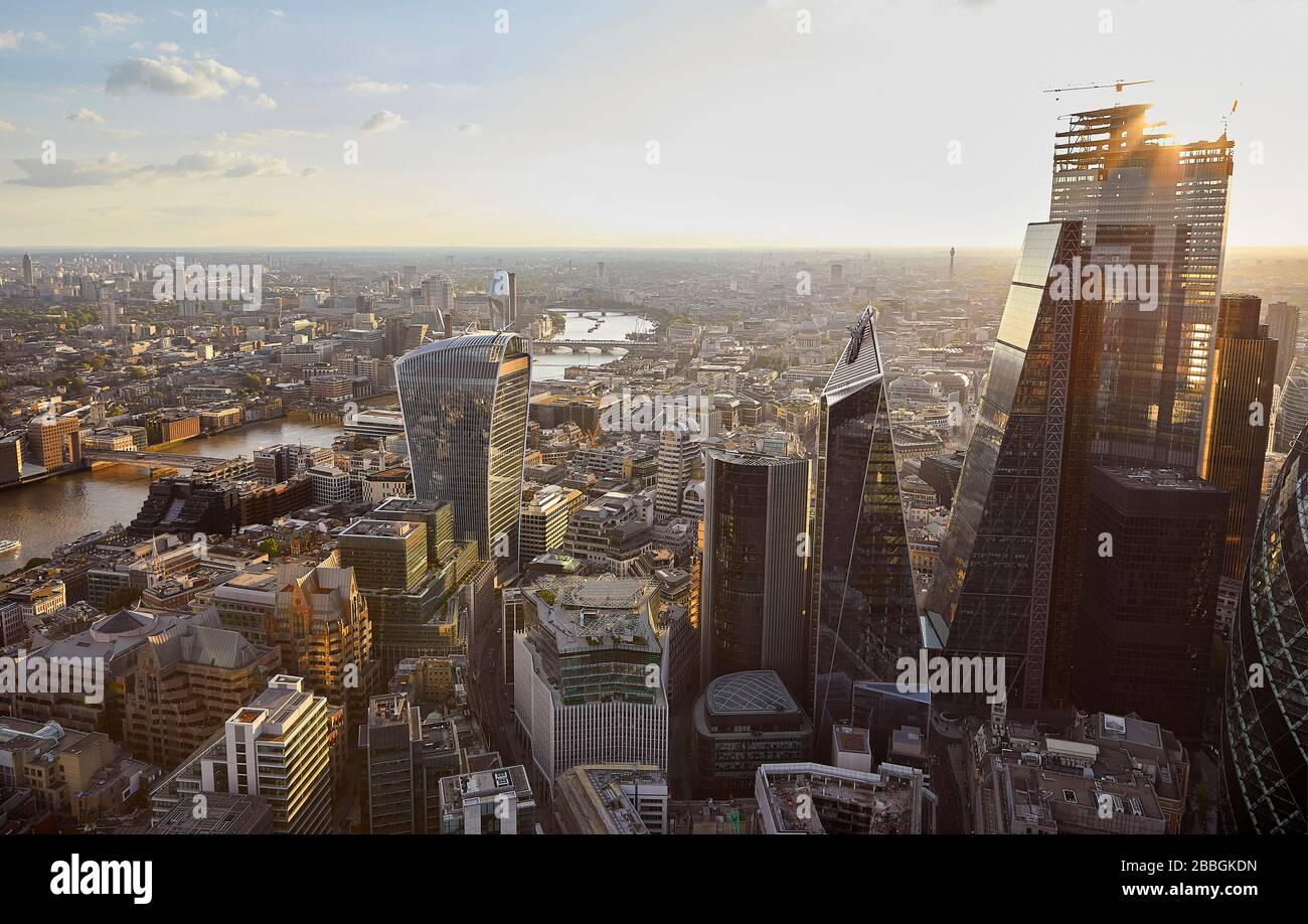 Sunset and Scalpel's facade. 52 Lime Street - The Scalpel, London ...