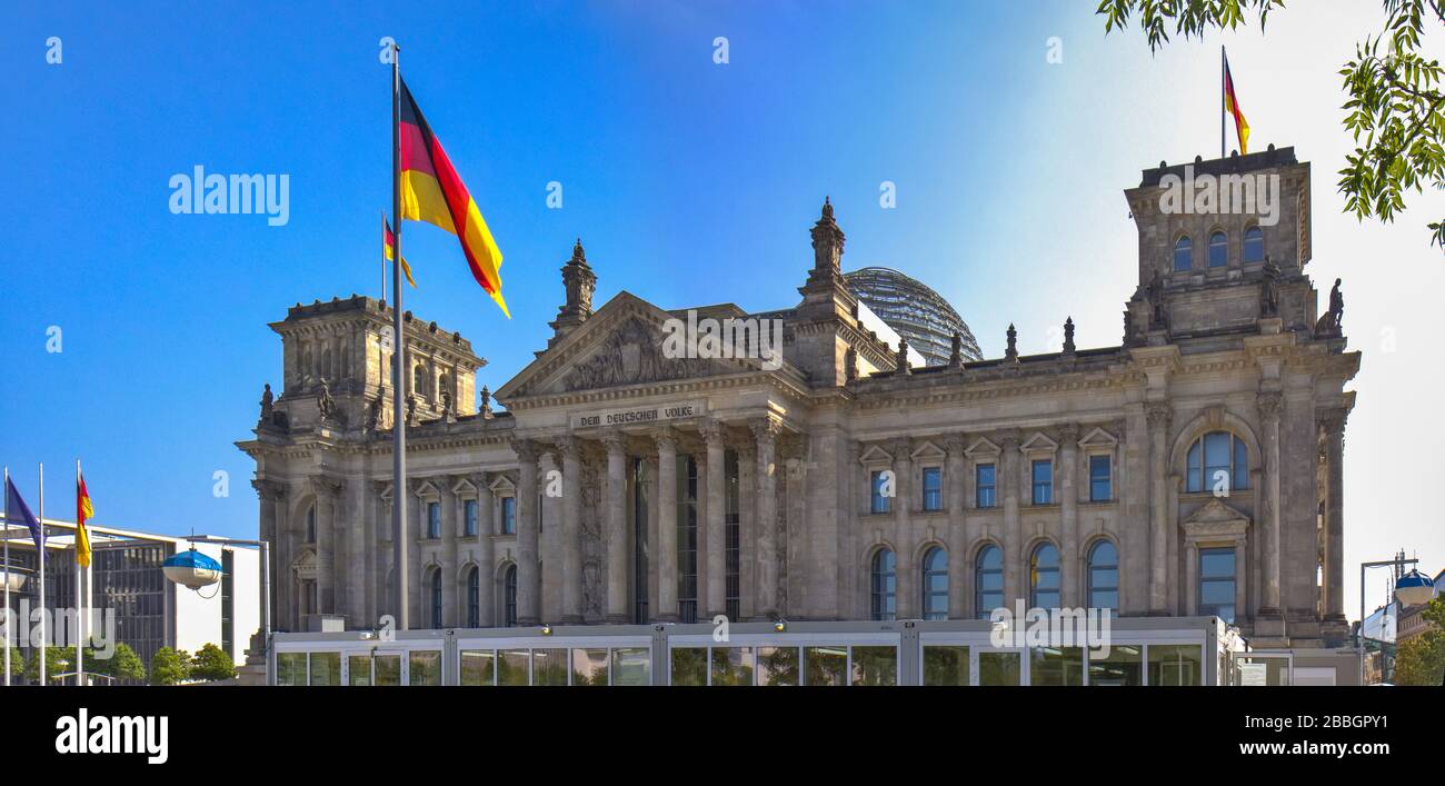 Berlin reichstag dome statue hi-res stock photography and images - Alamy