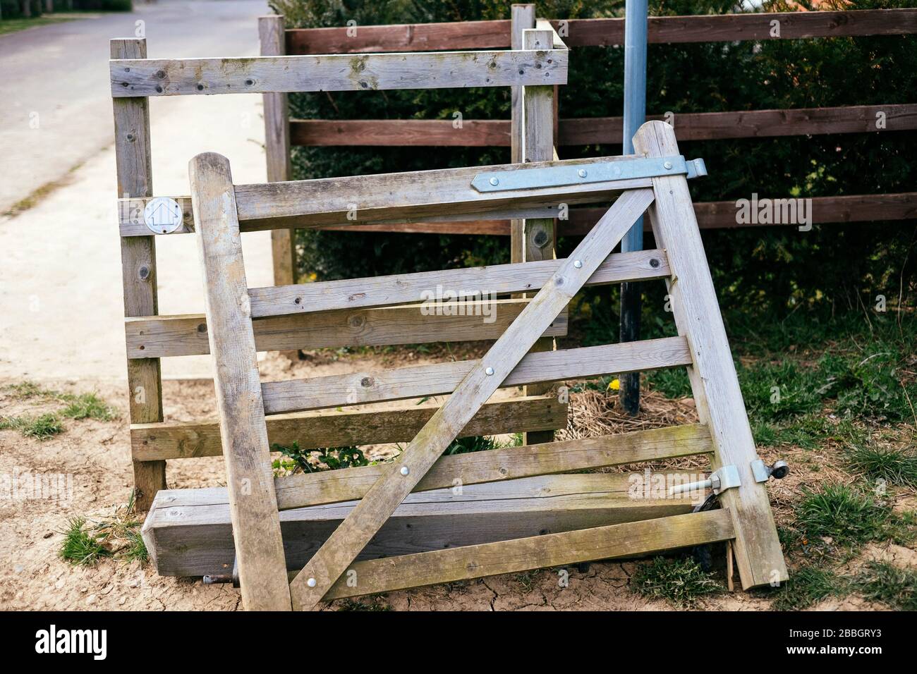 Broken gate hi-res stock photography and images - Alamy