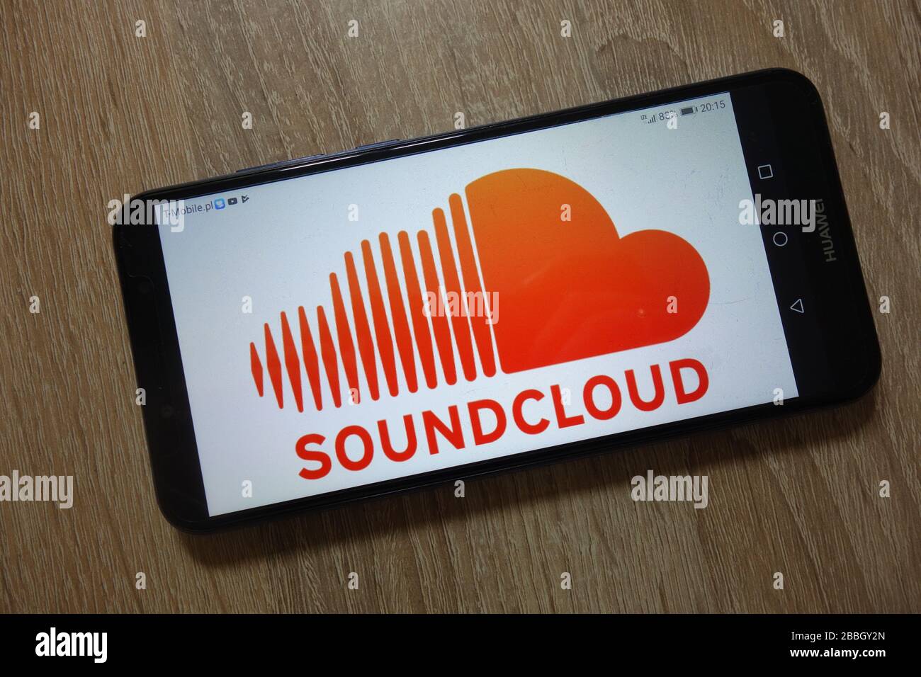 SoundCloud logo displayed on smartphone Stock Photo - Alamy