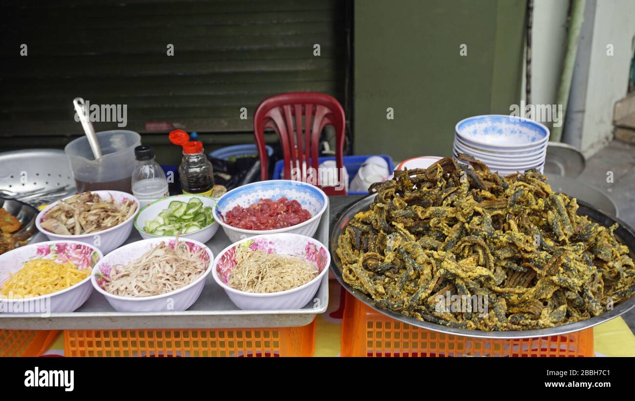 street market scene in hanoi in vietnam Stock Photo - Alamy