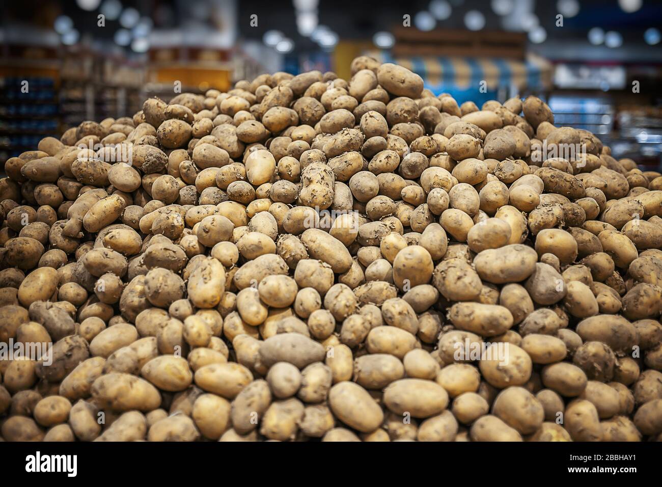 Food potatoes yams store hi-res stock photography and images - Alamy