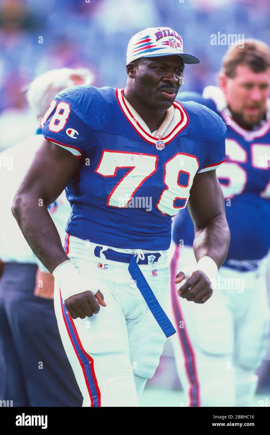 Defensive buffalo hi-res stock photography and images - Alamy