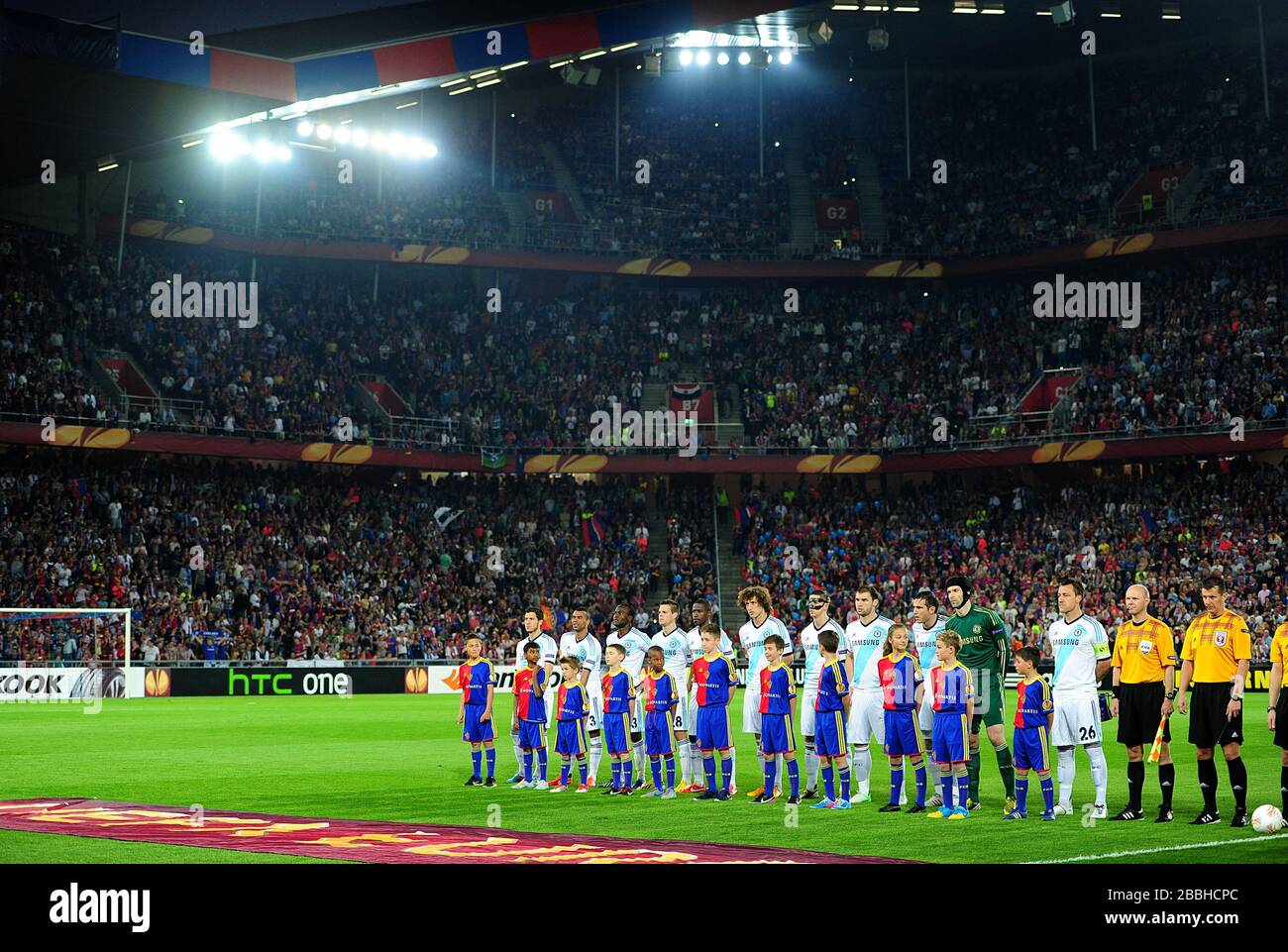 Chelsea line up before the game Stock Photo - Alamy