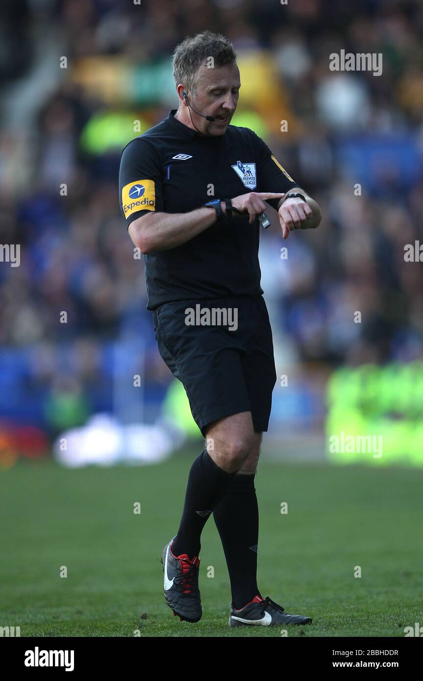 Jon Moss, referee Stock Photo - Alamy