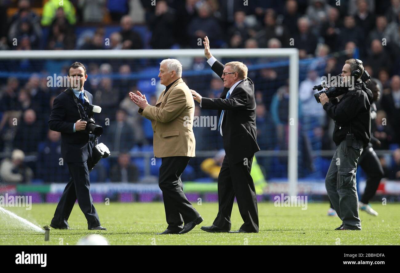 Everton legends on the pitch Stock Photo - Alamy
