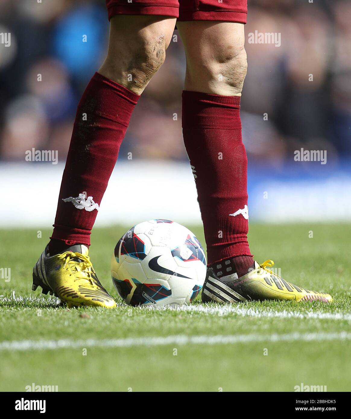 The legs of Fulham goalkeeper Mark Schwarzer Stock Photo - Alamy
