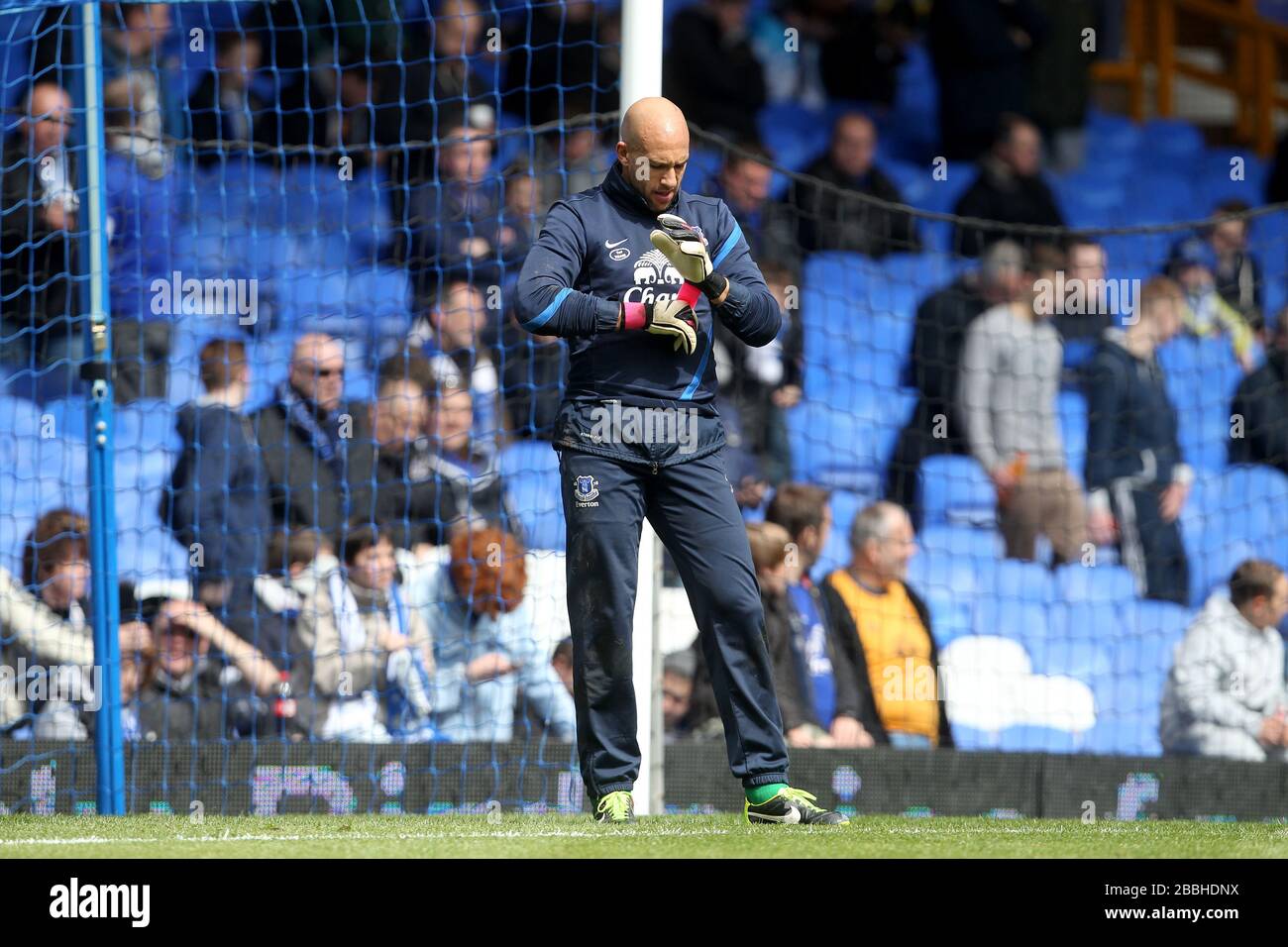 Tim Howard, Everton goalkeeper Stock Photo - Alamy