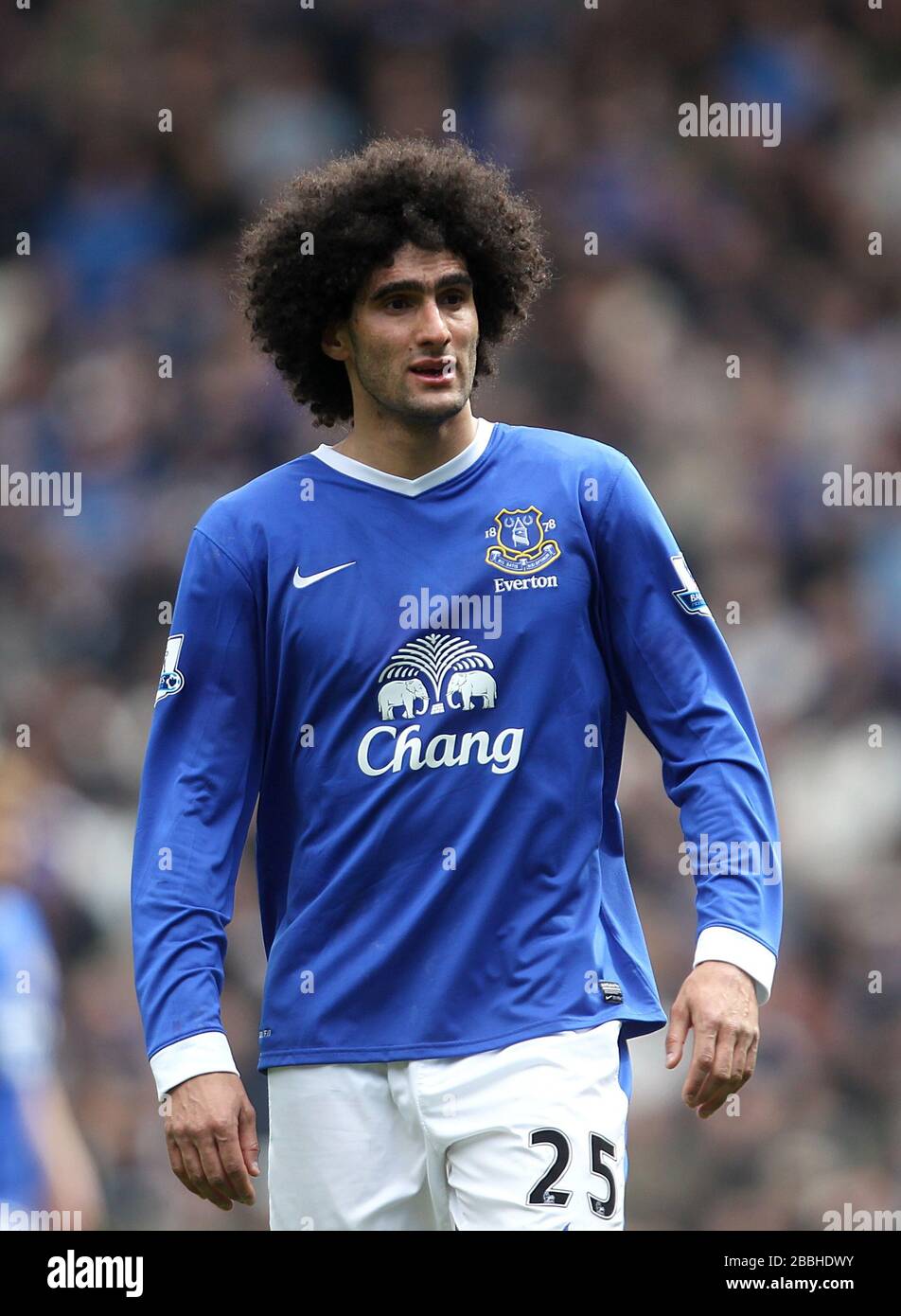 Everton manchester united fellaini hi-res stock photography and images - Alamy