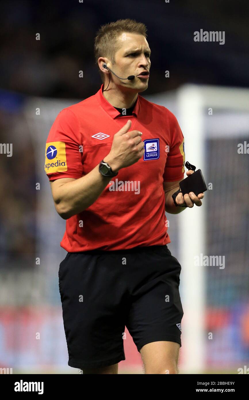 Craig Pawson, match referee Stock Photo - Alamy