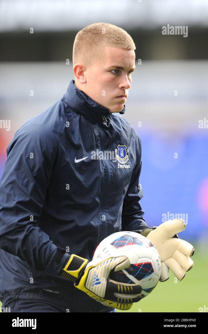 Everton goalkeeper Mason Springthorpe Stock Photo - Alamy