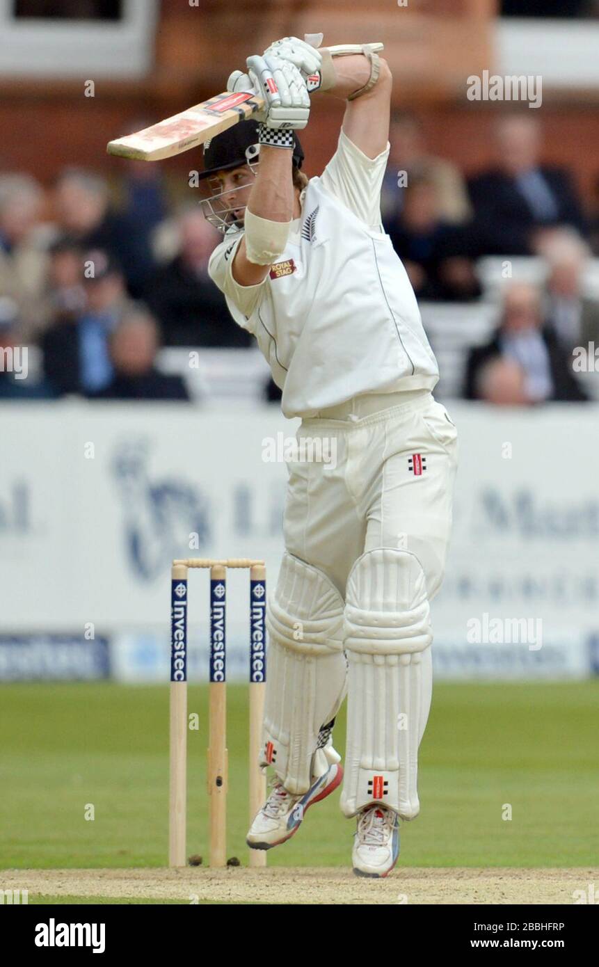 New zealands kane williamson bats hi-res stock photography and images ...