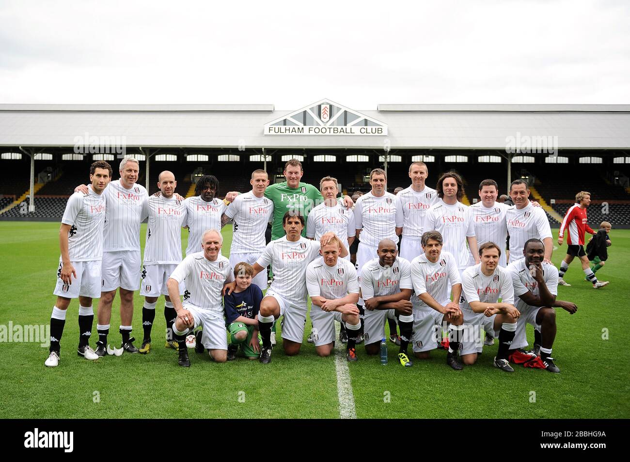 The Fulham team group photo before the game Stock Photo - Alamy