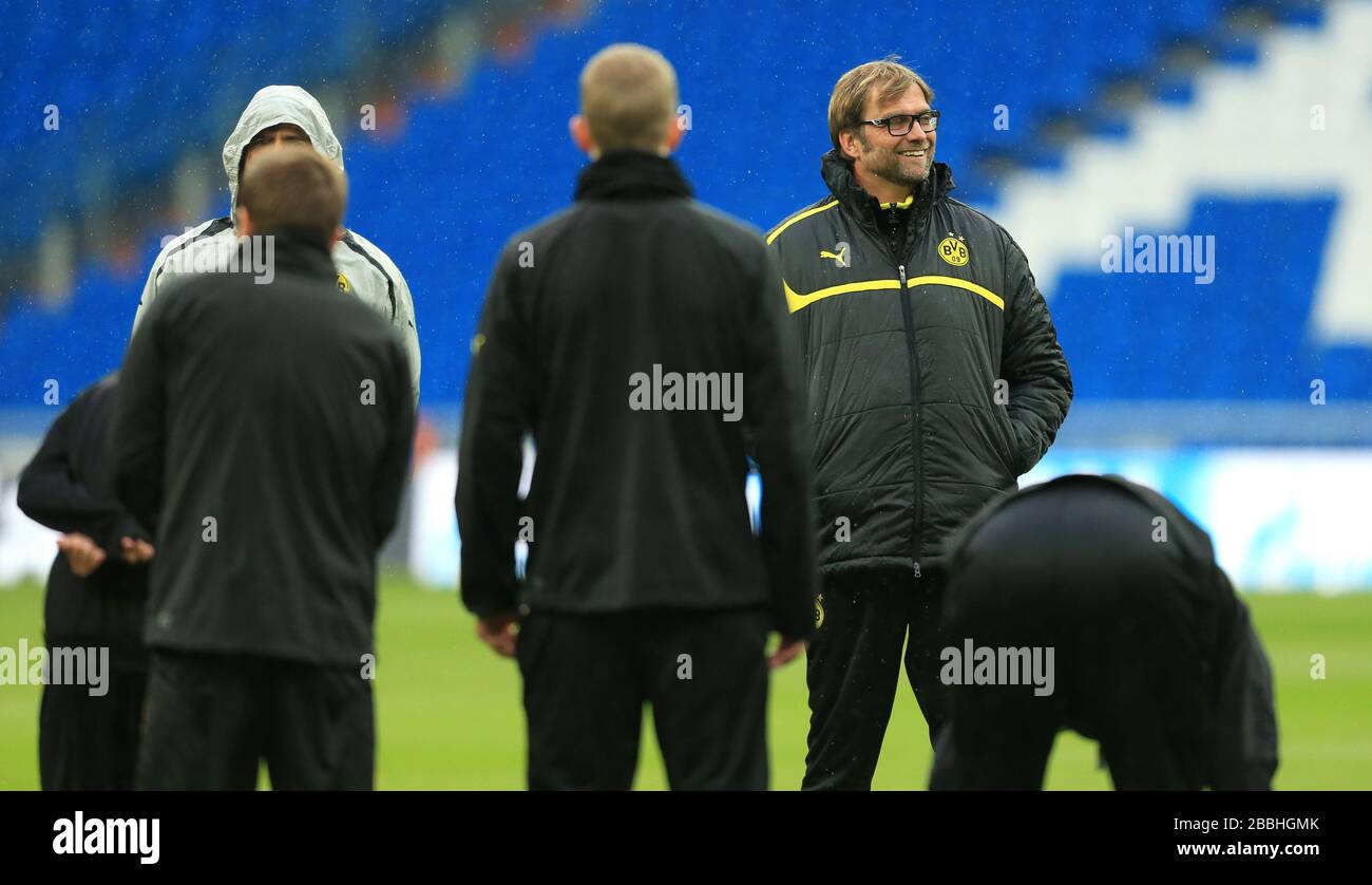 Borussia Dortmund's manager Jurgen Klopp speaks with his players at ...