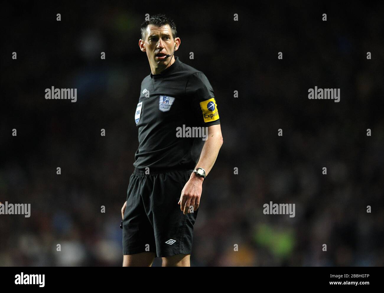 Lee probert referee hi-res stock photography and images - Alamy