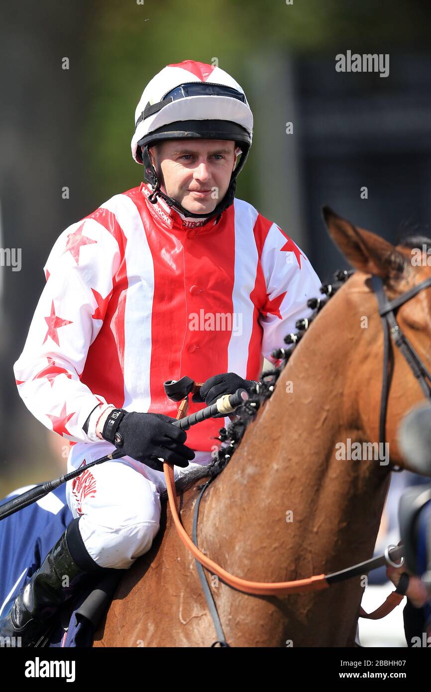 Tony hamilton jockey hi-res stock photography and images - Alamy