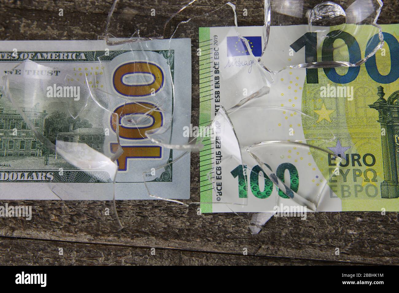 100 shards glass hi-res stock photography and images - Alamy
