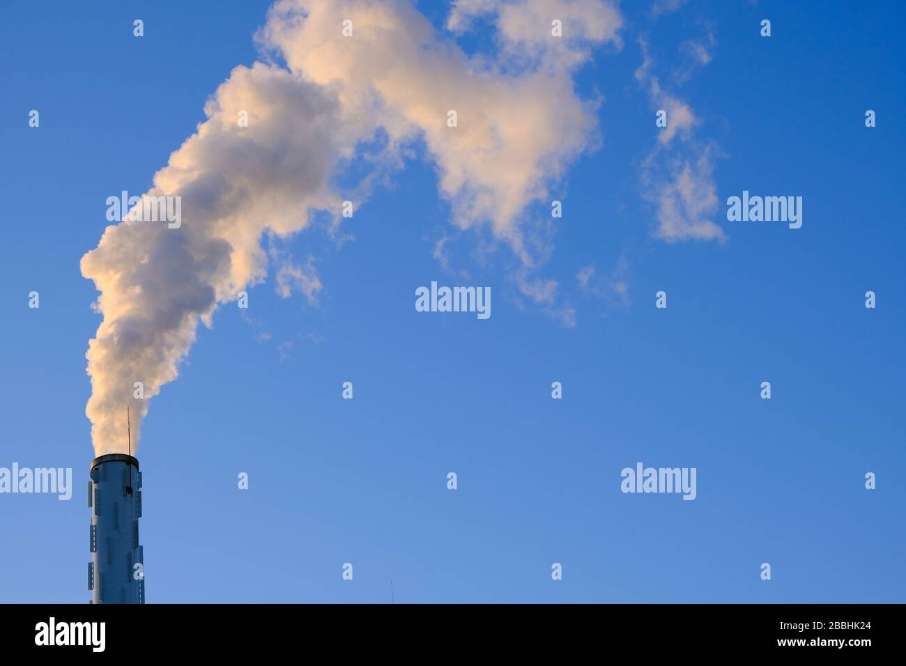 smoke from thermal power station, scene with thermal pollution Stock ...