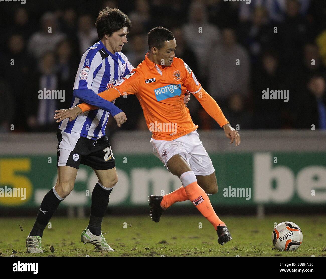 Blackpool's Tom Ince and Sheffield Wednesday's Kieran Lee Stock Photo ...