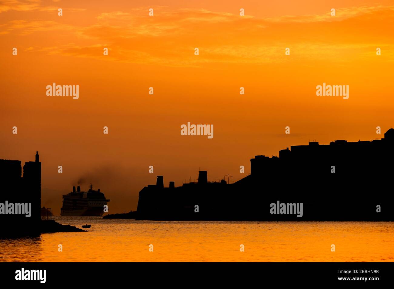 Sunrise la valletta hi-res stock photography and images - Alamy