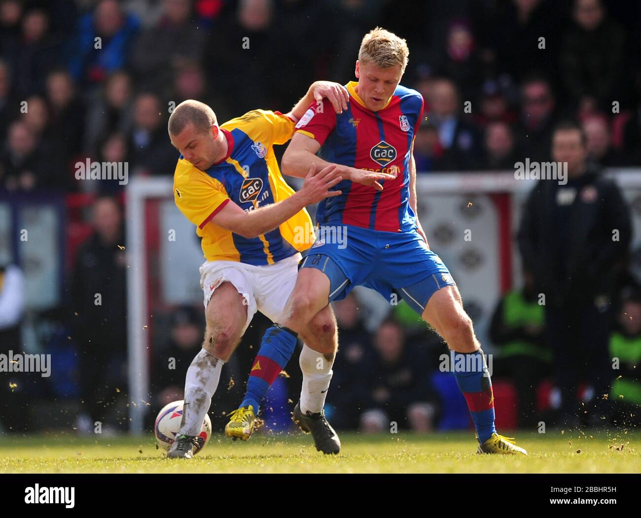 Barnsley's Stephen Dawson (left) and Crystal Palace's Jonathan Parr ...