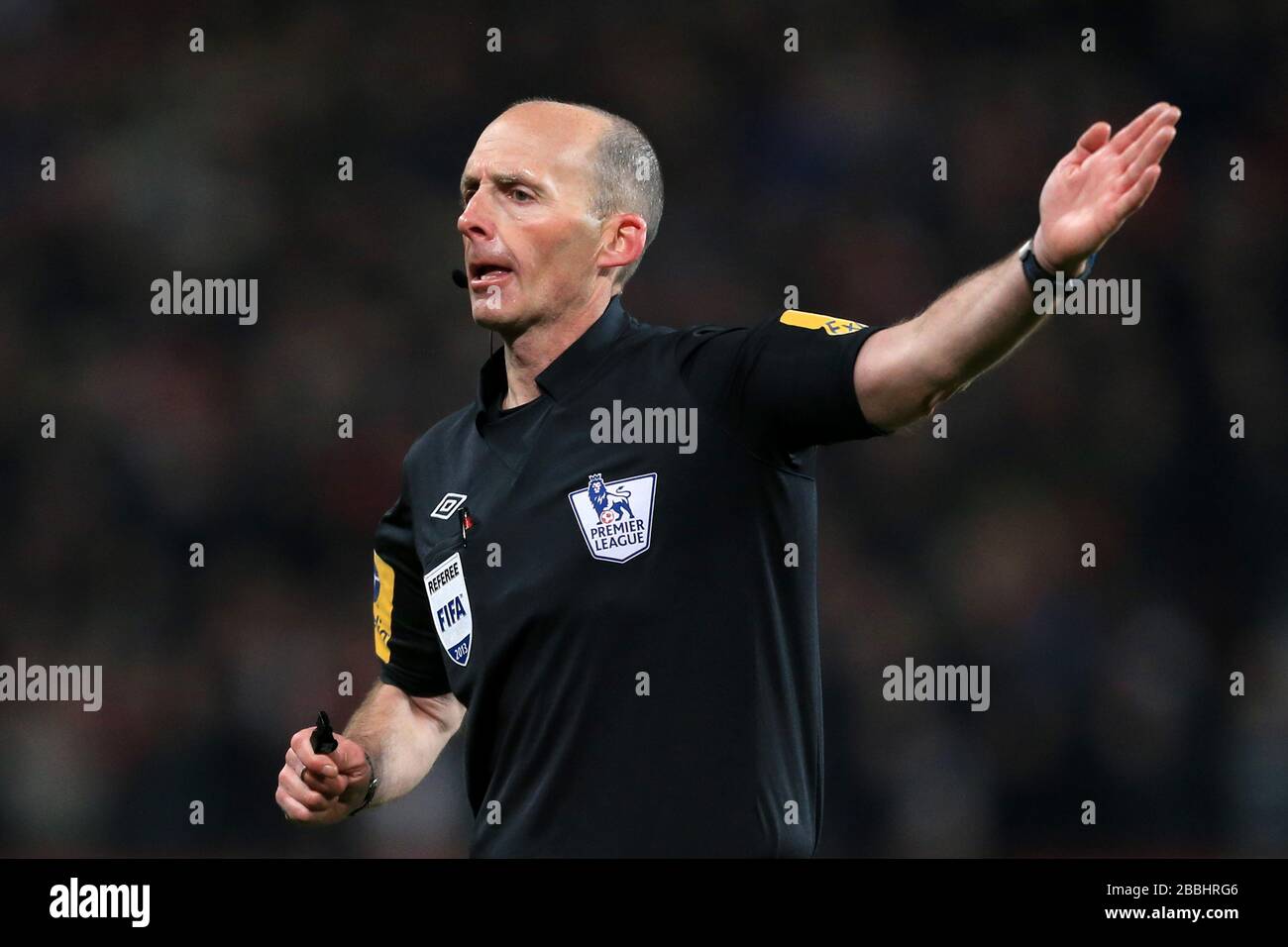 Mike Dean, referee Stock Photo - Alamy