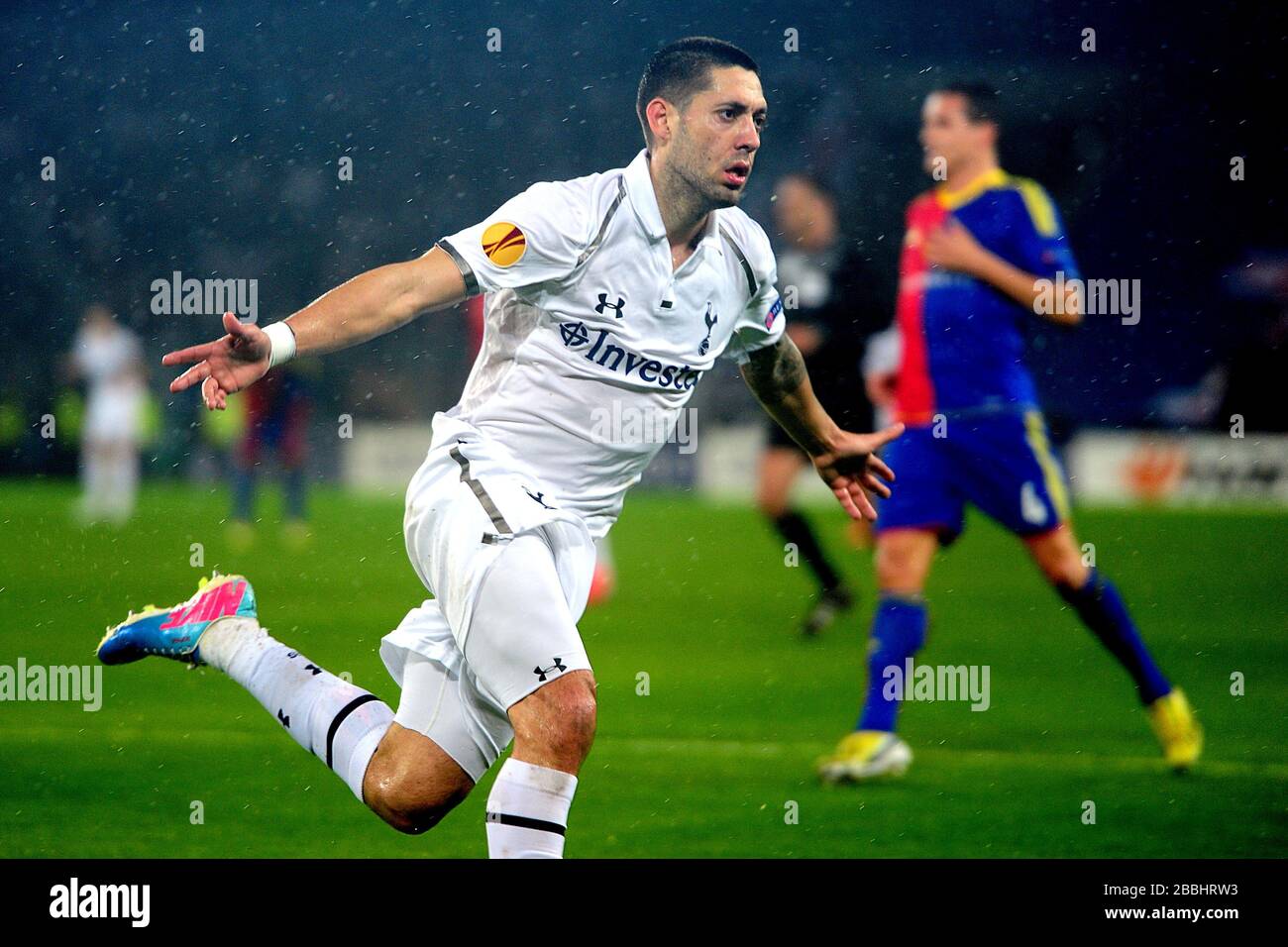 Tottenham Hotspur Clint Dempsey celebrates scoring the opening goal ...