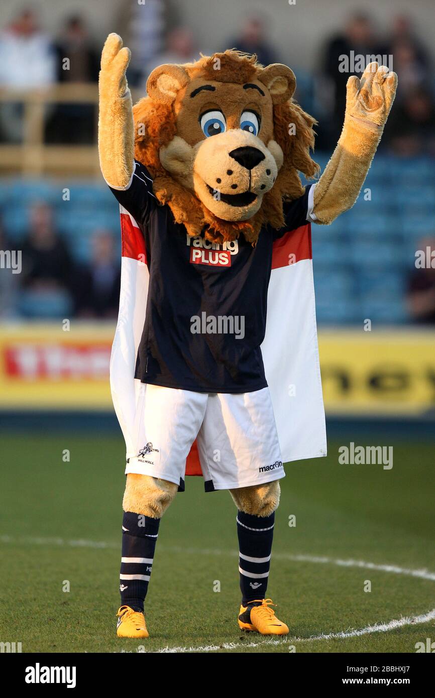 Zampa the Lion, Millwall mascot Stock Photo - Alamy