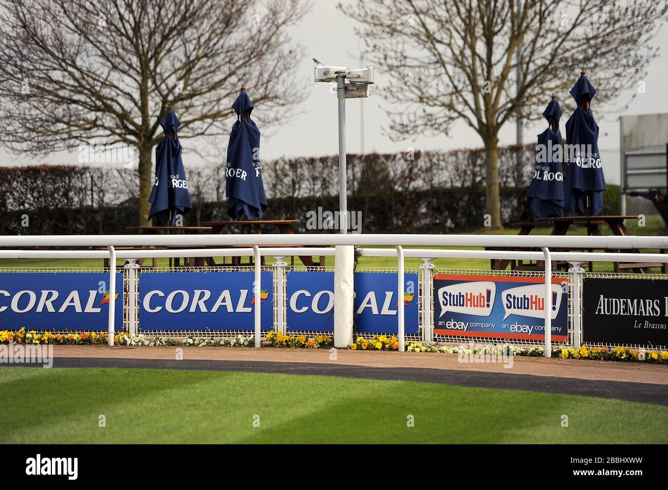 The pre parade ring at epsom downs racecourse hi-res stock photography ...