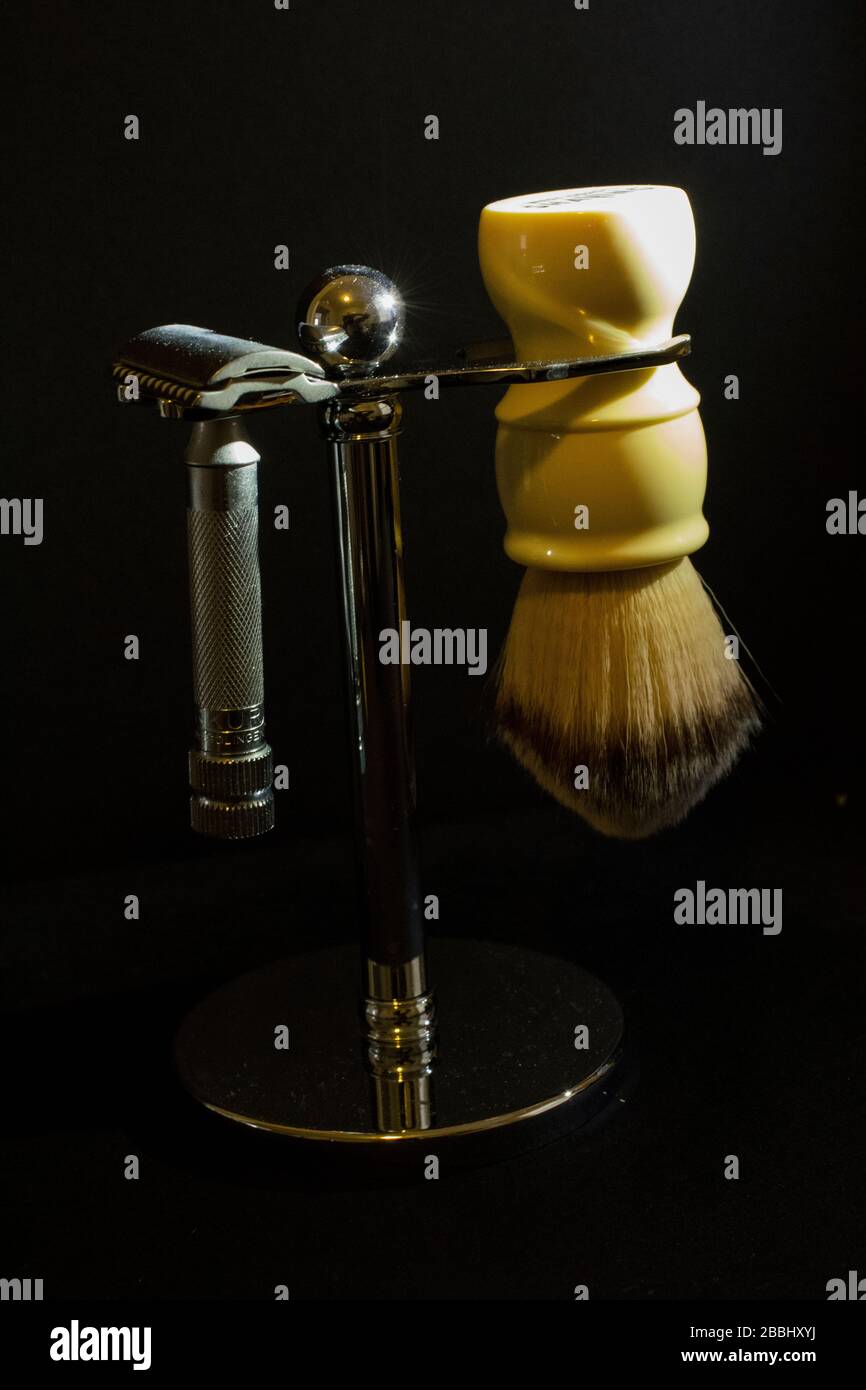 Safety razor hi-res stock photography and images - Alamy