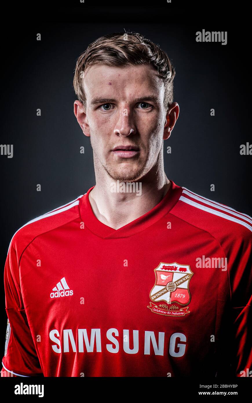 Photocall shoot studio portrait feature headshot head shot hi-res stock ...