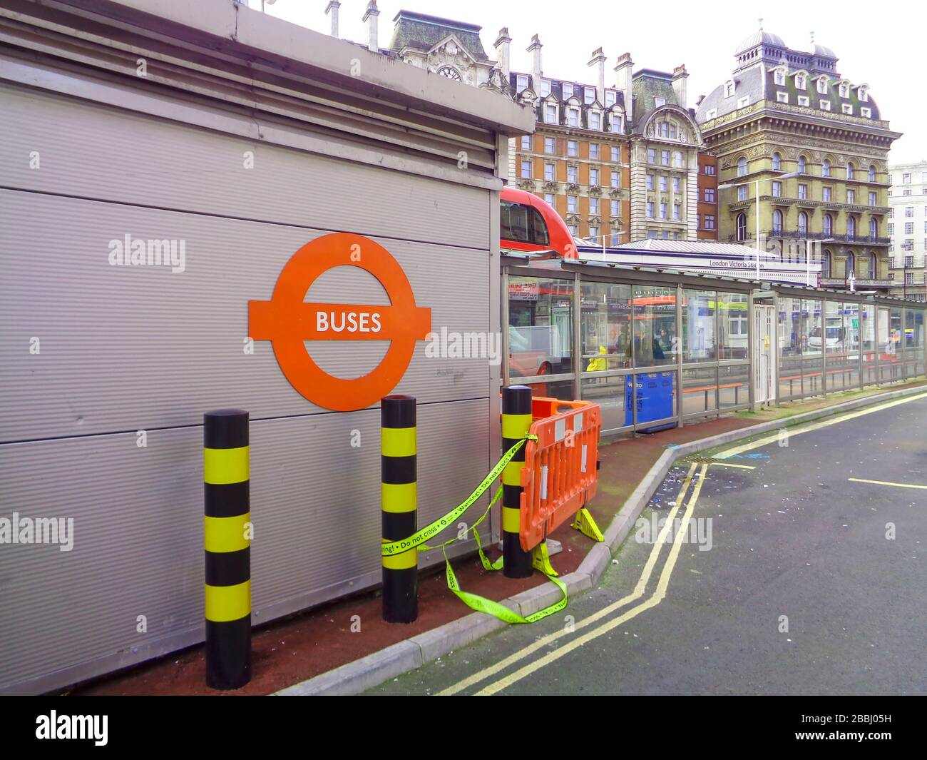 Exterior of Victoria public transport bus and train station, London ...