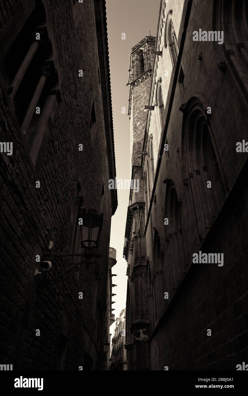 Narrow alley in Gothic Quarter in Barcelona Spain Stock Photo - Alamy