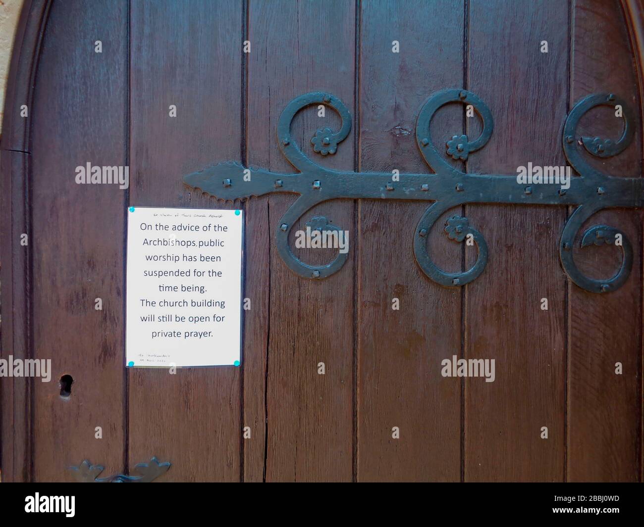 Lockdown note on church door due to Covid-19 in Kent, England, United ...