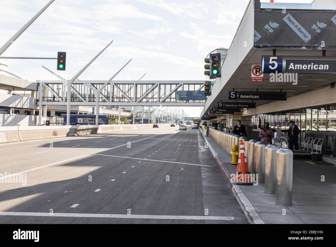 LAX Departures Level on March 22, 2020 Coronavirus lockdown Stock Photo ...