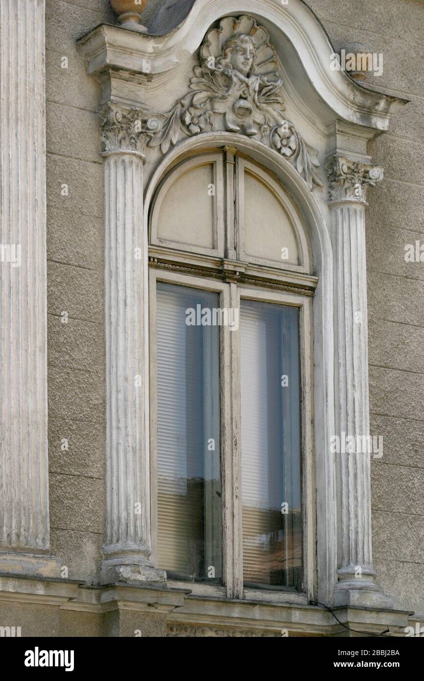 Elaborately decorated window hi-res stock photography and images - Alamy