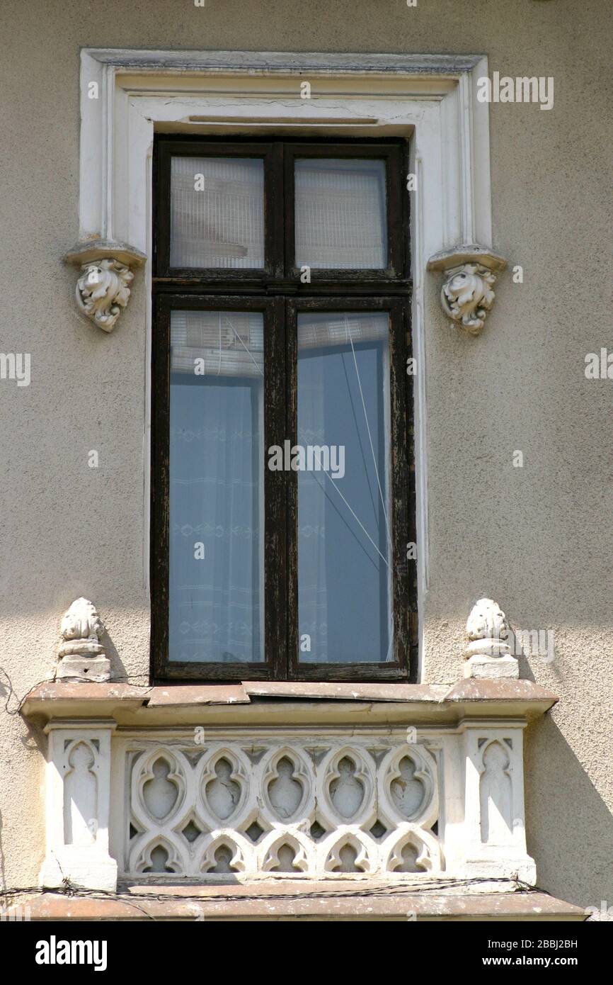 Elaborately decorated window hi-res stock photography and images - Alamy