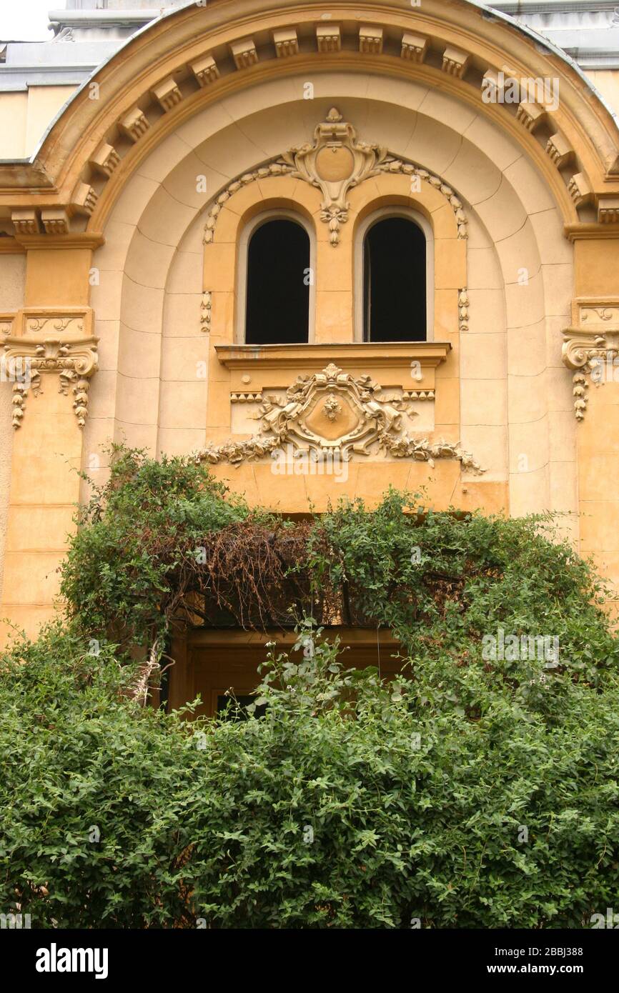 Arch moulding hi-res stock photography and images - Alamy