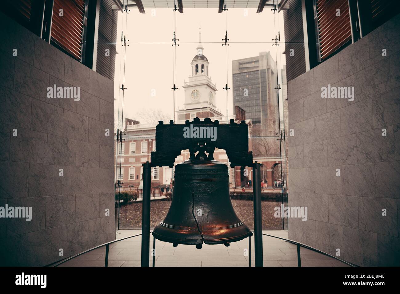 Liberty Bell and Independence Hall in Philadelphia Stock Photo - Alamy