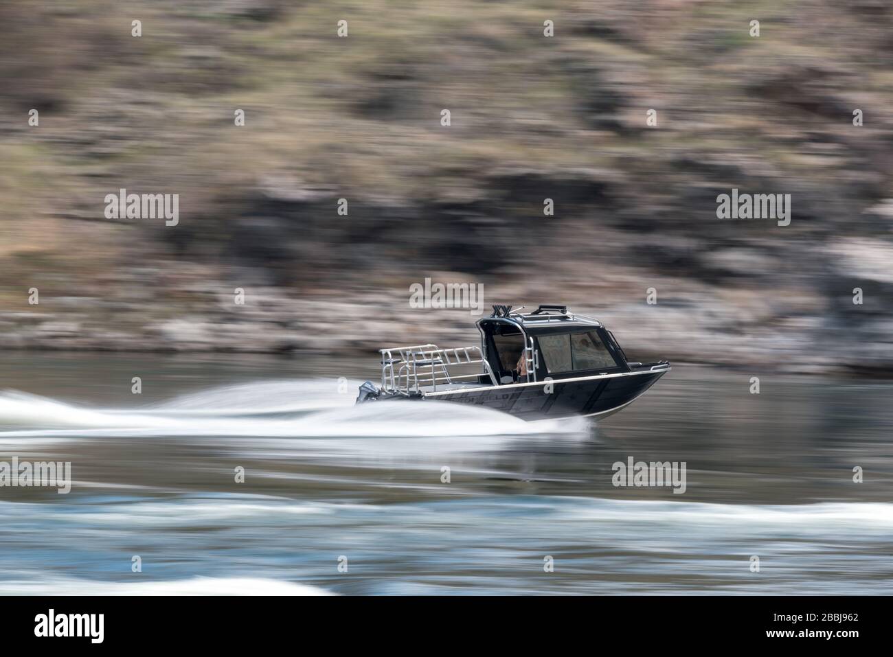 Boat on snake river hi-res stock photography and images - Alamy