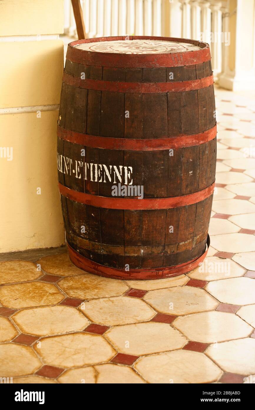 Rum barrel caribbean hi-res stock photography and images - Alamy