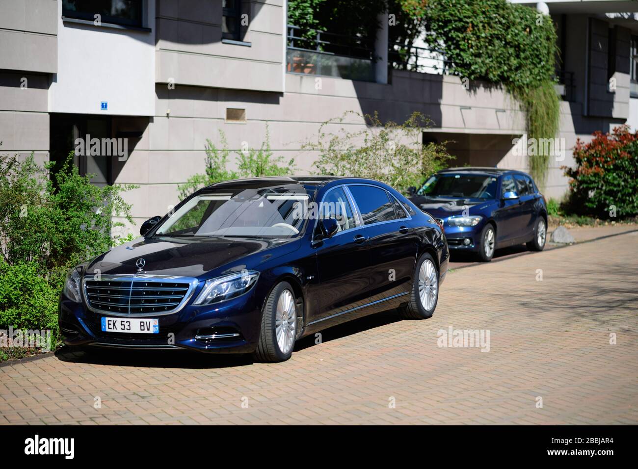 Luxury car maybach sedan hi-res stock photography and images - Alamy
