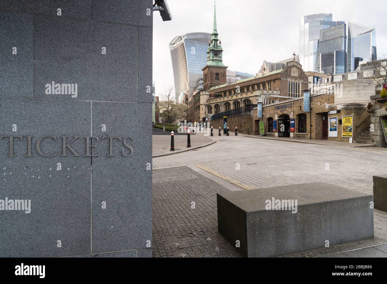 Tickets booths at Tower of London closed during UK Coronavirus lockdown ...