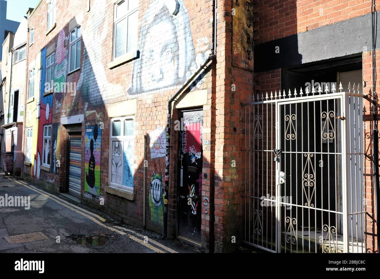 grafitti back street wall art Stock Photo - Alamy