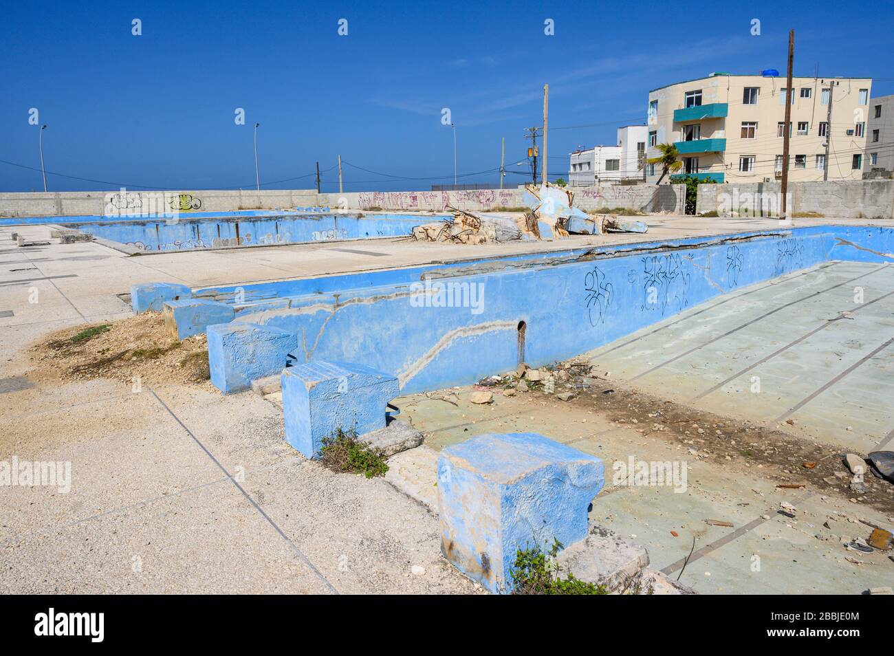 Crumbling swinmming pool at Parque Jose Marti, Vedado, Havana, Cuba ...