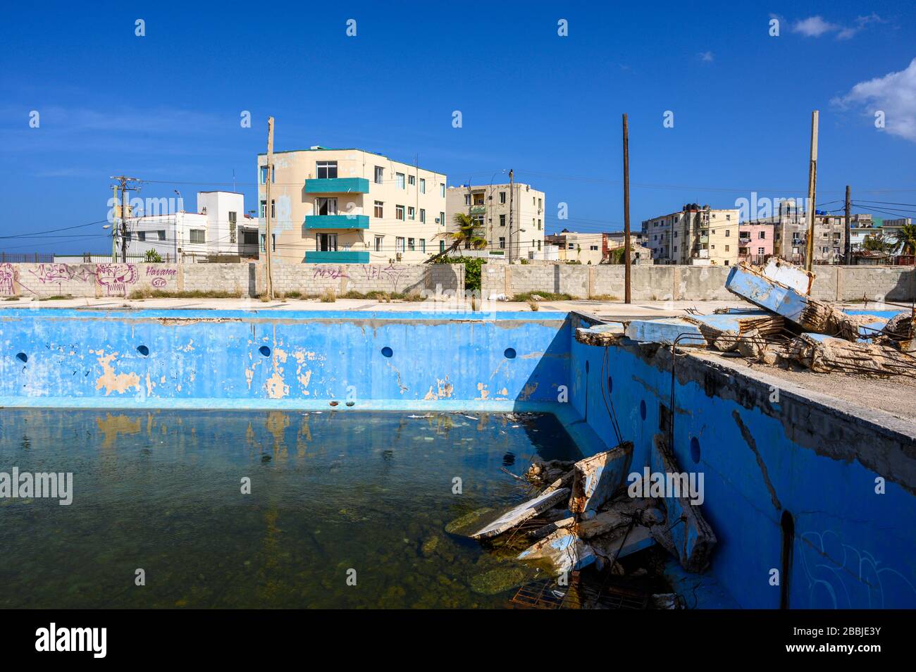 Crumbling swinmming pool at Parque Jose Marti, Vedado, Havana, Cuba ...
